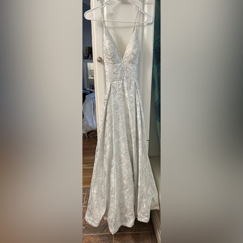 White Rose Prom Dress - Gem